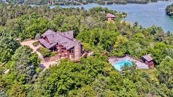 Douglas Lake Lodge In The Smoky Mountains - Dandridge, TN