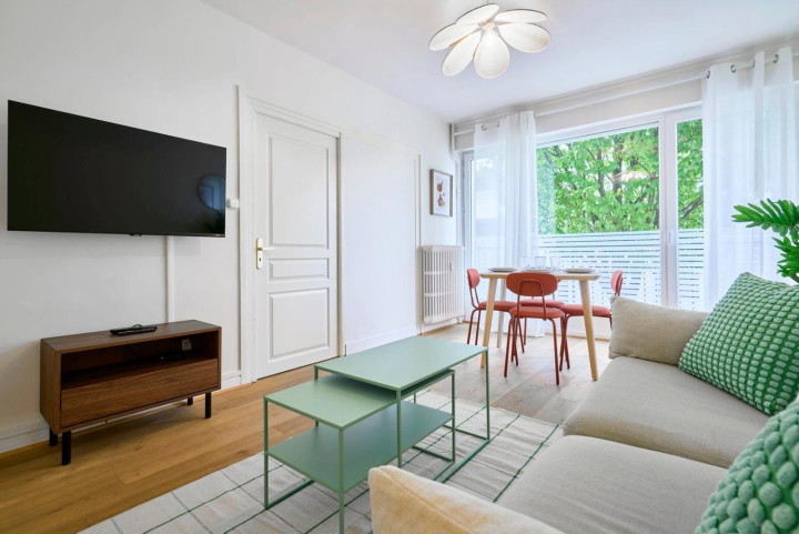 Appartement Deux Chambres Avec Parking Et Balcons - Moeskroen