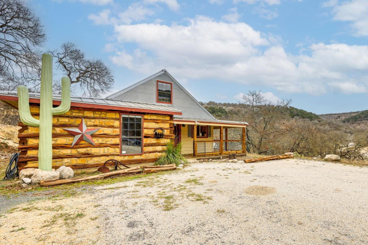 Fire Pit, Views: Peaceful Texas Hill Country Cabin - Texas