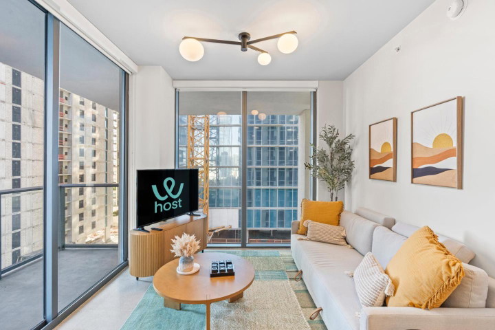 Elegant Condo At Crosby Miami Worldcenter W Rooftop Pool & Fitness Center - Coral Gables, FL