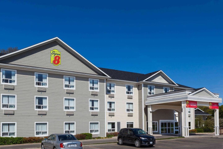 Super 8 By Wyndham Midland - Midland
