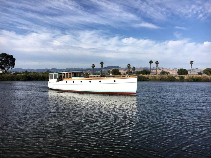 Fabulous Yacht Rental For A Unique Glamping Getaway In Bay Area, California - Alameda, CA