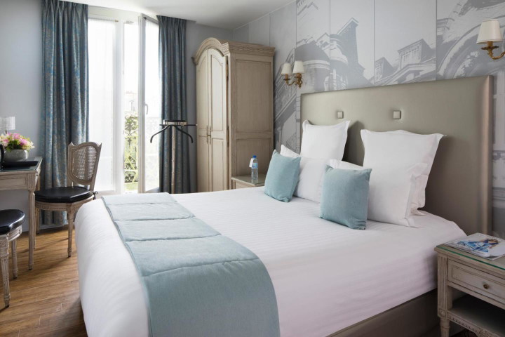 Hotel Plaza Elysées - La Garenne-Colombes