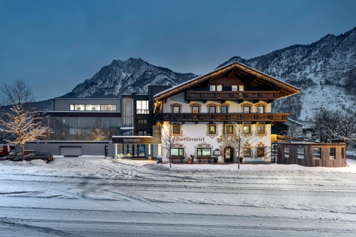 Hotel Wirtshaus Sattlerwirt - Brannenburg