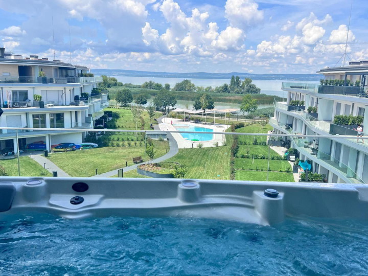 Balatoni Panorámás Lakás Saját Partszakasszal,medencével - Balatonszemes