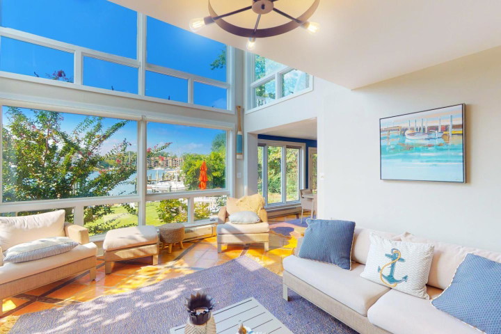 Dog-friendly Riverfront Home With Dock, 2 Balconies, Waterside Patio, & Grill - Chesapeake Bay