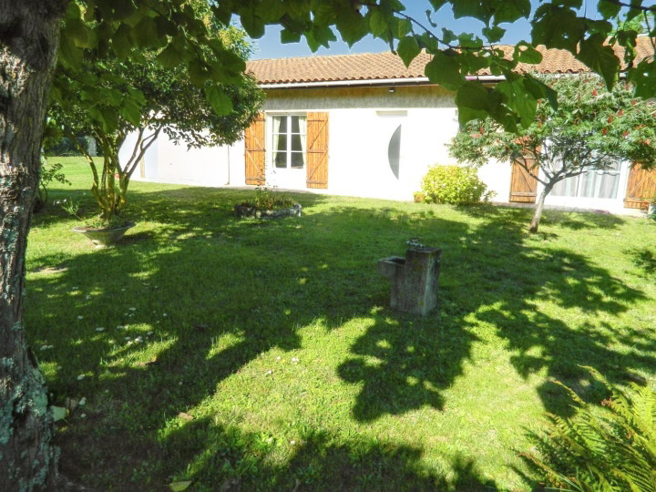 Maison Familiale Spacieuse à Le Verdon-sur-mer Avec Jardin 120 M² - Royan