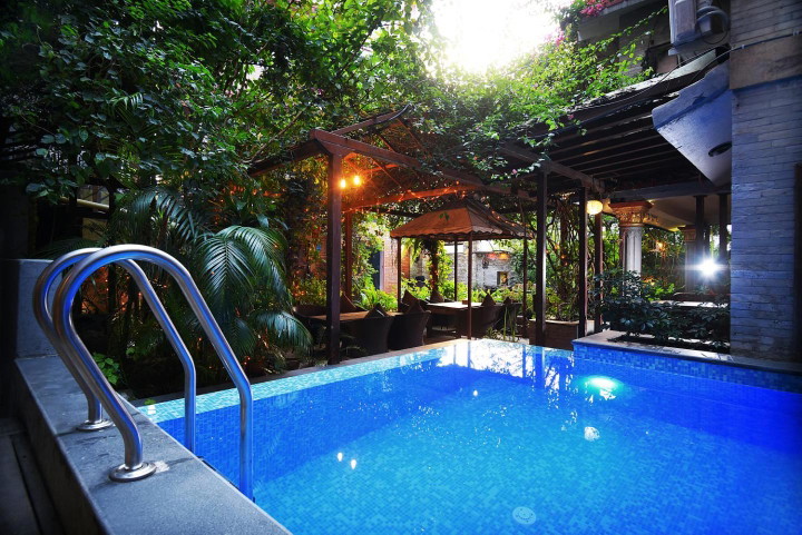 Hotel Middle Path & Spa - Pokhara