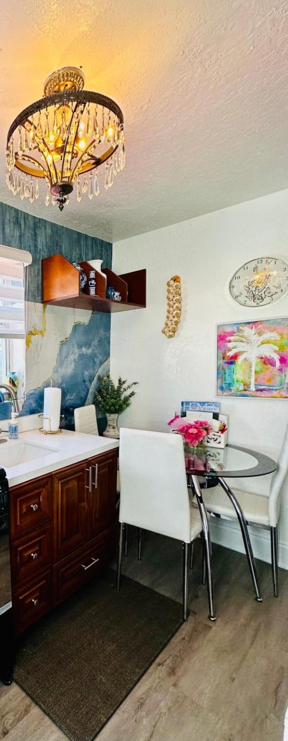 Cozy Coastal Mist King Waters Near Beaches, Hard Rock & Nature! - Miramar, FL