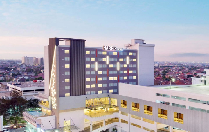Harris Hotel & Conventions Bundaran Satelit Surabaya - Surabaya