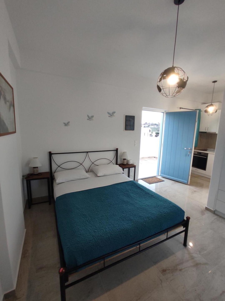 Kallista Sunlit Studio - Paros