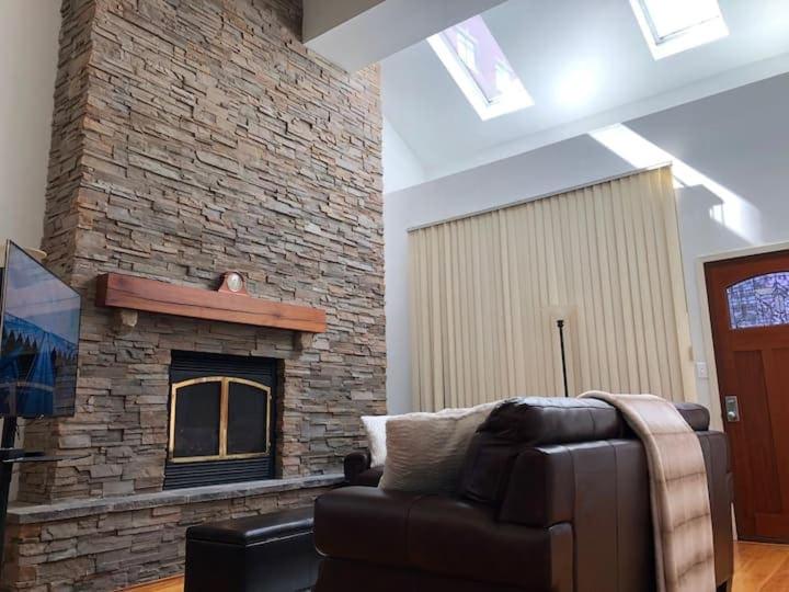 Full Loft-style Apartment Near Omni - New Haven, CT