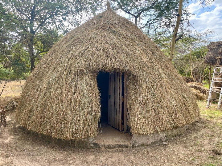 Akamba Traditional Grass Hut - Kenya