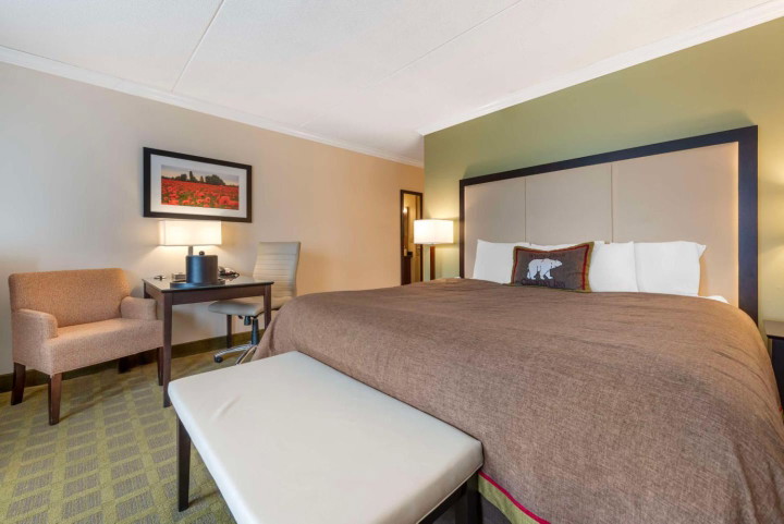 Best Western Plus White Bear Country Inn - Minnesota