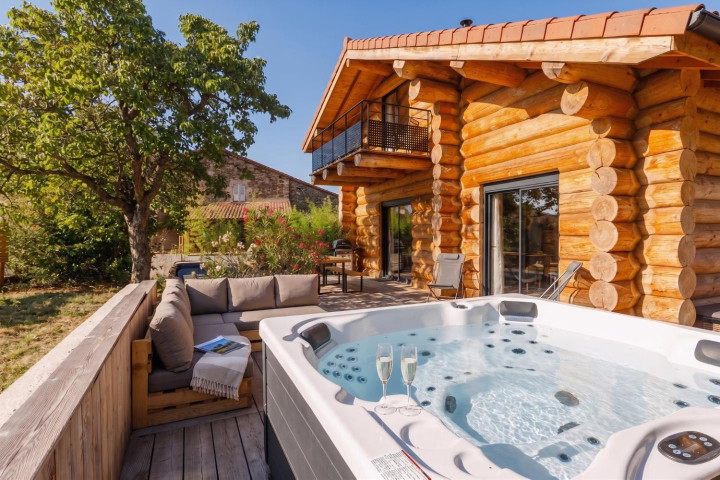 Fuste 5 éToiles Avec Spa Et Chevaux Fjords, Aventure, Nature Et Grand Confort En Famille, Entre Amis - Issoire