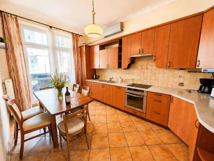 Central Sauna 4-bedroom Apartment - Krakow