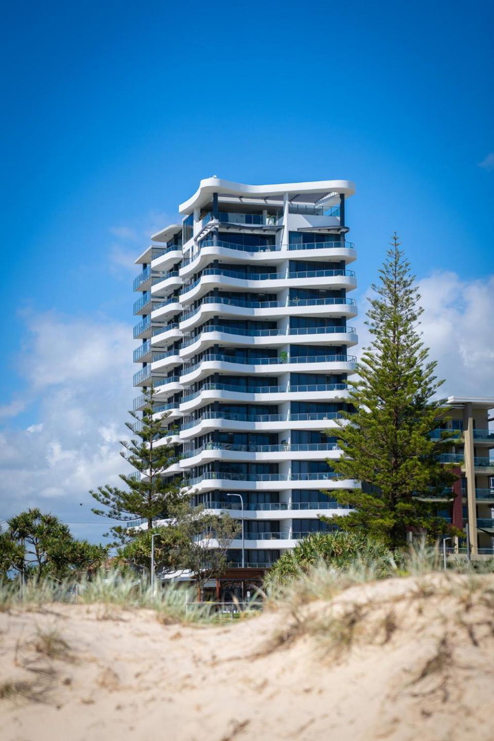 X Kirra Apartments - ゴールドコースト