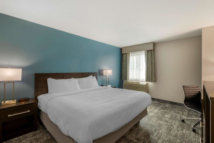 Best Western Watertown Inn & Suites - Watertown, SD