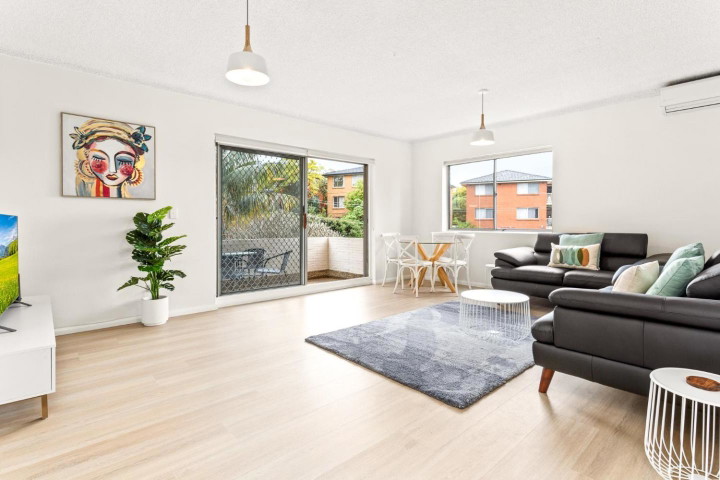 Stylish & Spacious 2br Stay With Balcony Near Macquarie Centre - Burwood