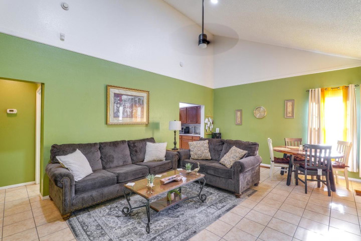 Walk To Downtown Roswell! Quaint Home W/ Patios - Roswell, NM