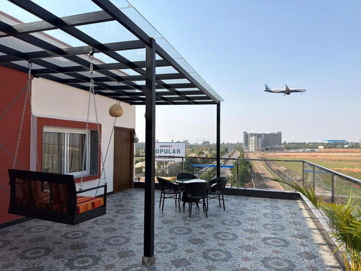 Runway Retreat Rooftop Swing, Airport View, Near Kempegowda International Airport - Aéroport Kempegowda Bengaluru (BLR)