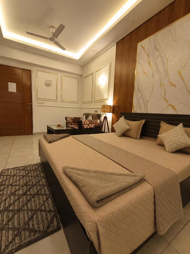 Darshana Studios - Fully Furnished - Noida