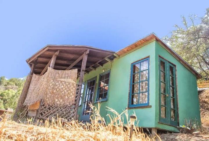 Quaint Cabin With Private Trails & Creek - Calabasas, CA