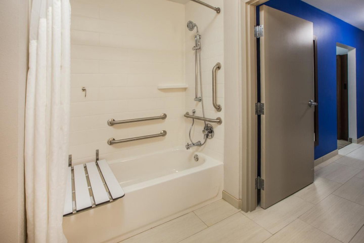 Holiday Inn Express & Suites - Detroit - Dearborn By Ihg - Detroit, MI
