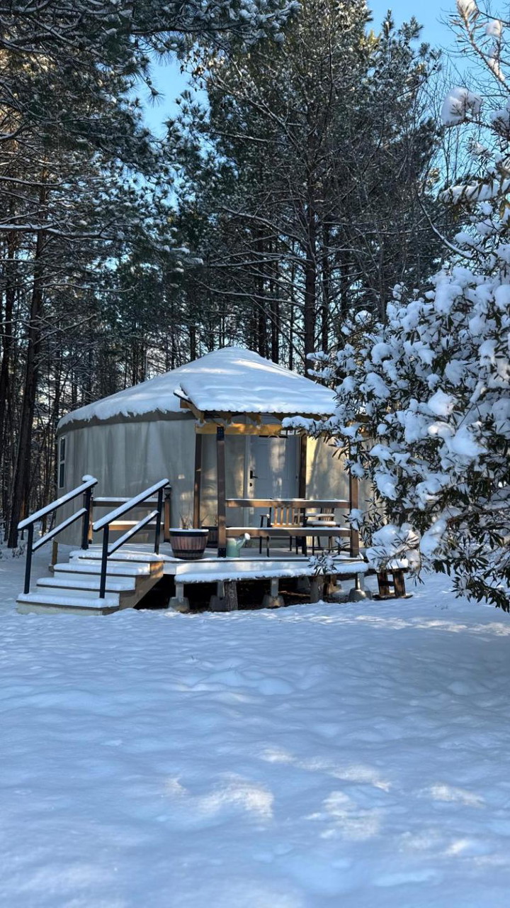 Peaceful Off-grid Yurt Farm Stay With Modern Comforts - Optional Farm Breakfast - Elgin, SC