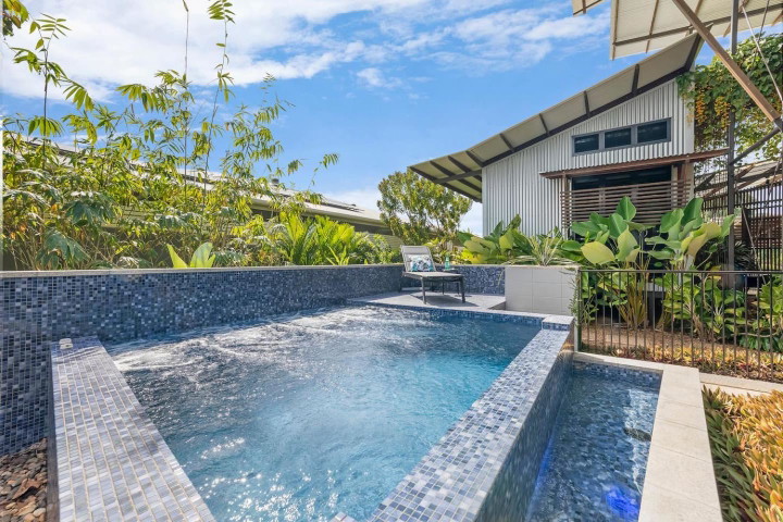 Tropic Pavilion - Breezy Designer Retreat Near Beach - Darwin