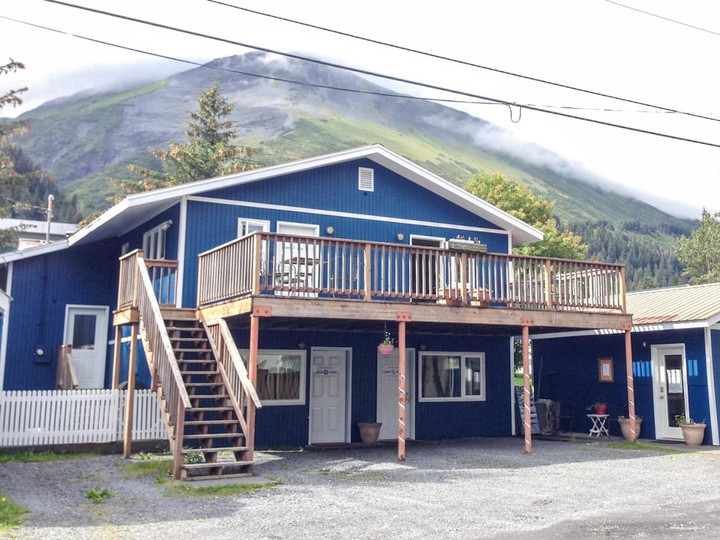 Sea Treasures Inn - Alaska