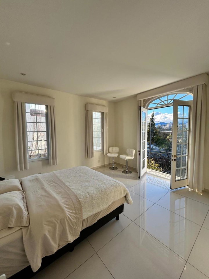Modern Room With Balcony - Mexico City