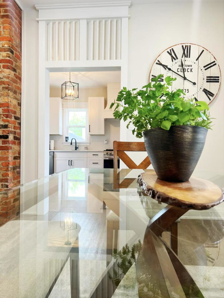 Trendy Home Spacious Backyard Historic Walkerville - Windsor, ON, Canada