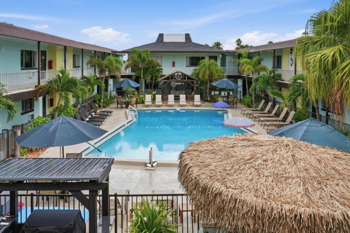 Island House Resort Hotel - Saint Pete Beach, FL