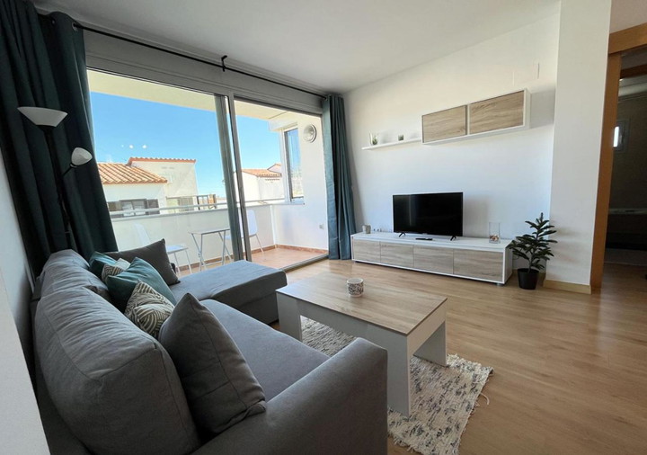 2-bedroom Brand New Apartment Steps From The Beach - Llançà