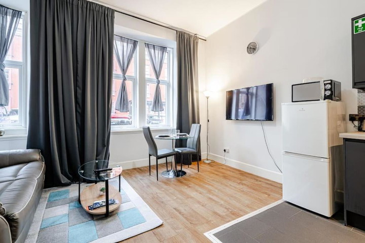 Stunning Ground Floor Flat In Southside. - East Kilbride
