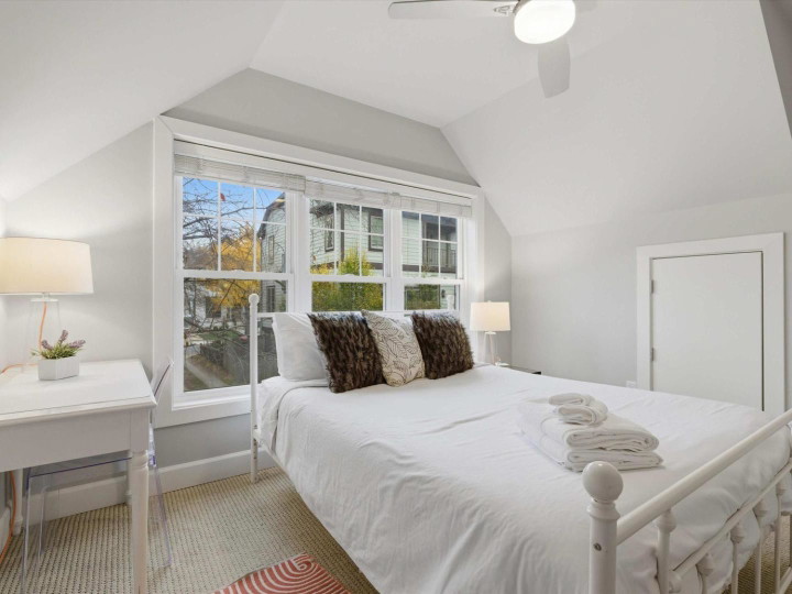 Cozy Carriage House - Clarendon Getaway - Arlington, VA