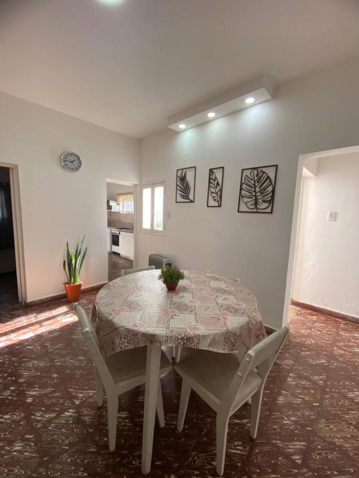 Casa Cómoda Con Cochera Cerca Del Centro Y Estadio - San Juan, Argentina