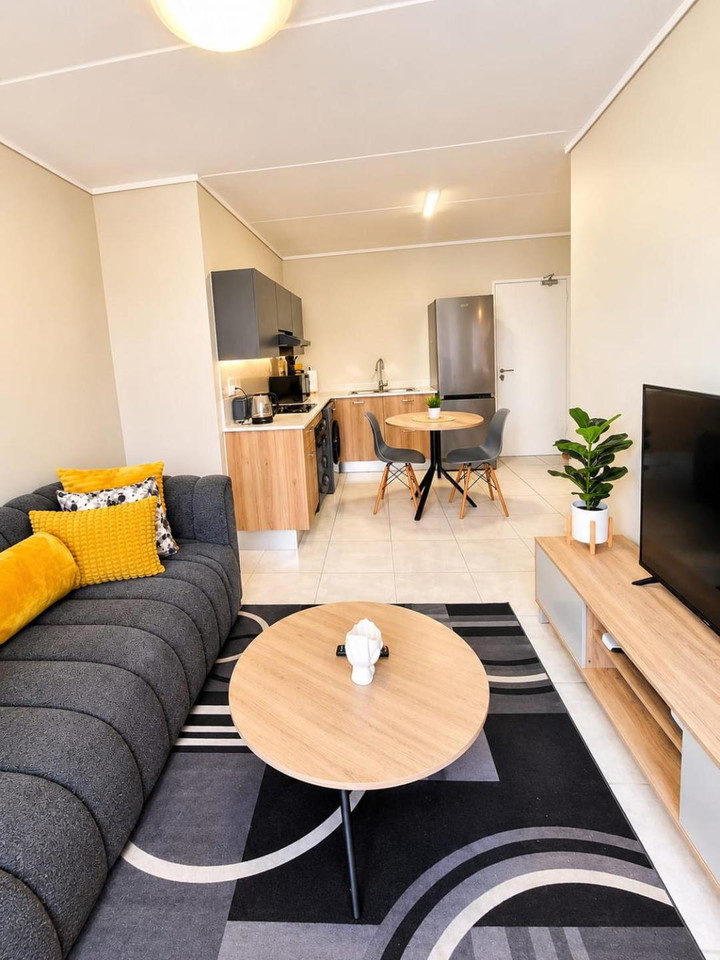 Hlubi At Lifestyle Estate With Restaurant And Work-station - Germiston