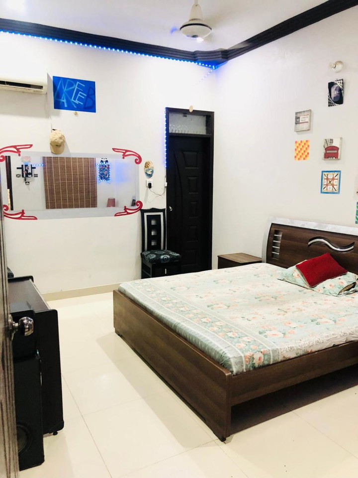Portion 2 Bad Dd Portion First Floor - Karachi