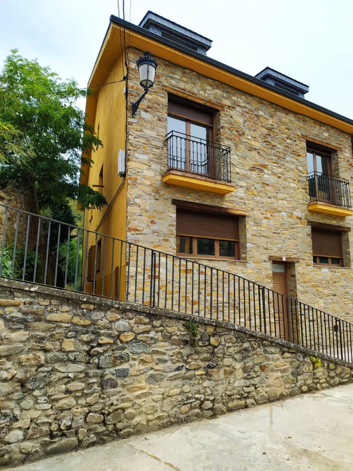 Morgon House - Bembibre