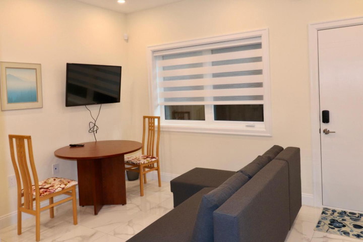 Sixpine - One Bedroom Suite - Vancouver