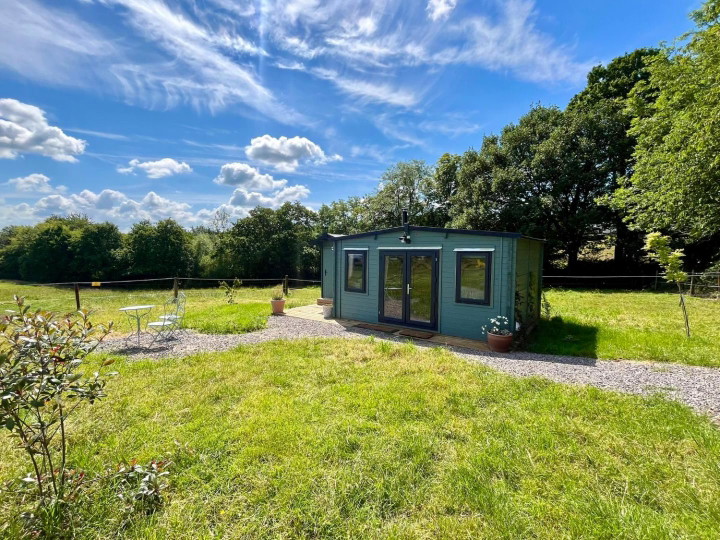 Peaceful Eco Glamping Cabin - Forest of Dean