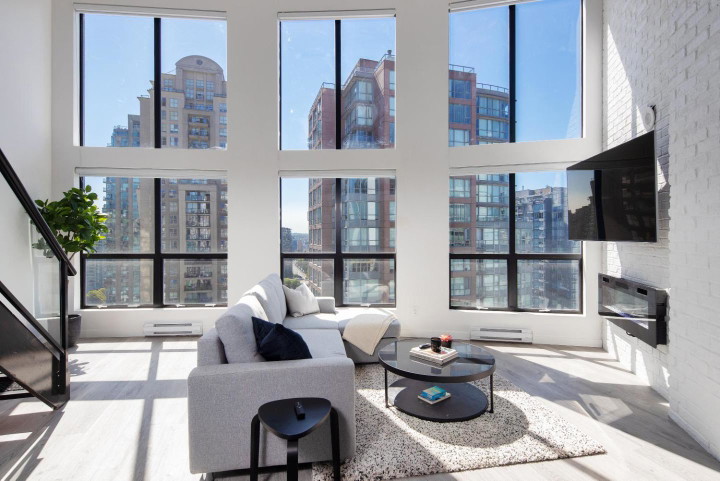 Loft In Entertainment District With Free Underground Parking - Vancouver