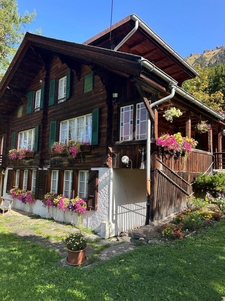 Cosy Traditional Swiss Chalet - Mürren