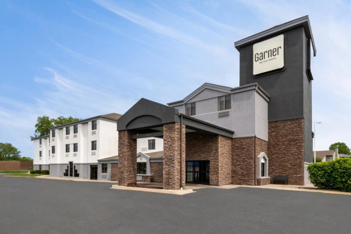 Garner Hotel Topeka West By Ihg - Topeka, KS