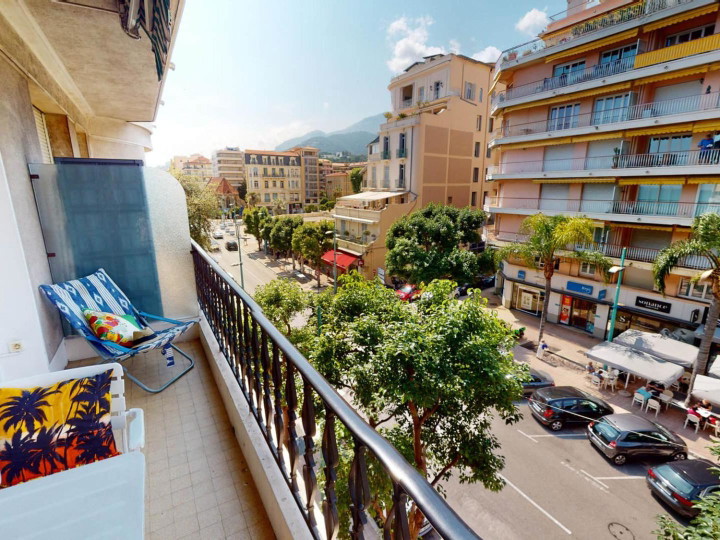 Agréable 2p Moderne En Centre-ville Proche Mer Avec Balcon - Menton