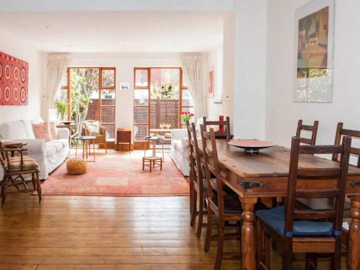 Mediterranean Garden Home - Pass The Keys - Brentford