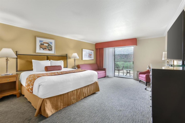 Best Western Plus Arroyo Roble Hotel & Creekside Villas - Oak Creek Canyon, AZ