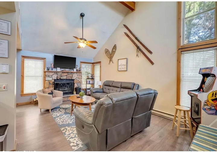 Camelback Private Home Located Behind Waterpark & Ski Lift - Tannersville, PA